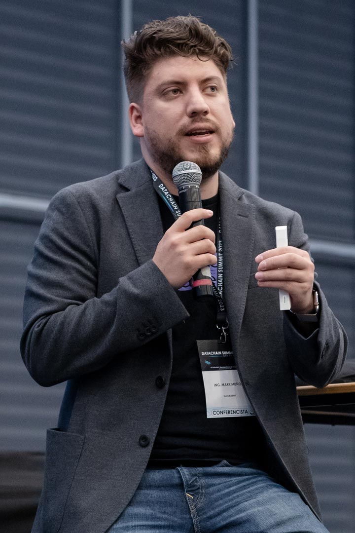 DATACHAIN SUMMIT | AV3 AEROVISUAL