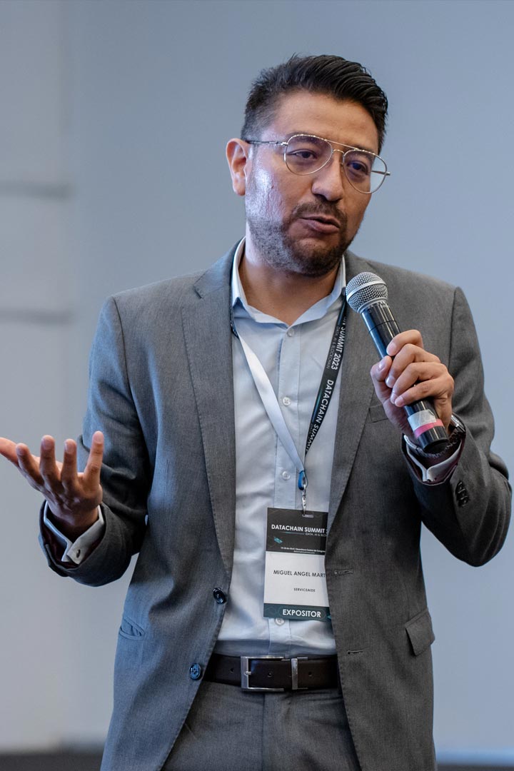 DATACHAIN SUMMIT | AV3 AEROVISUAL